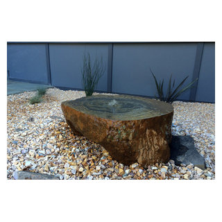 Bubbling boulder water feature - Midcentury - San Francisco - by David ...