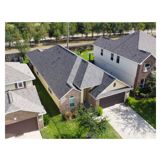 CertainTeed Landmark roof in Weatherwood - Traditional - Exterior ...