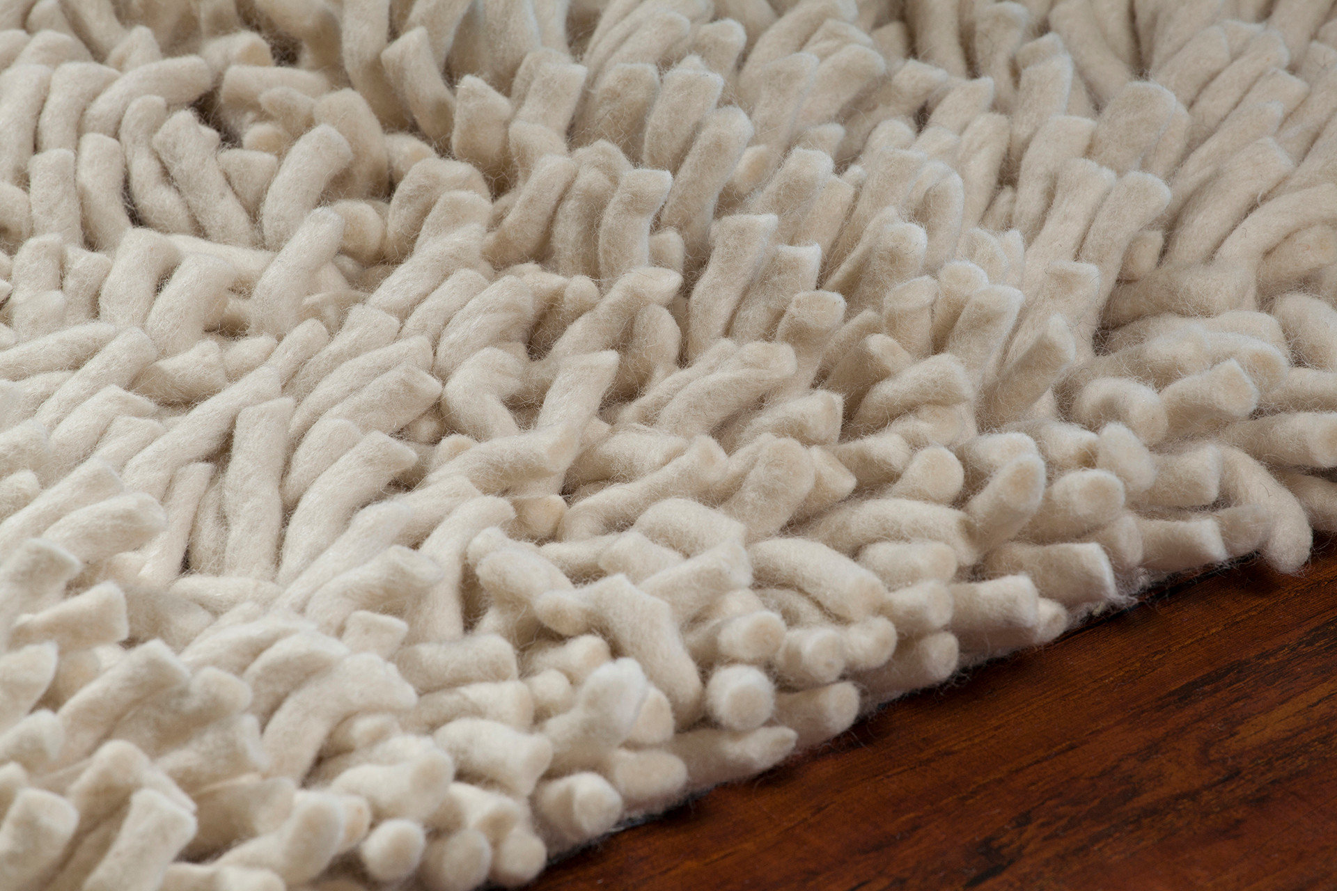 Montaro Hand-Woven Contemporary Thick Piles Shag Rug, Rectangular White ...