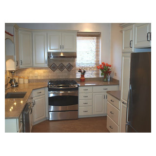 Kitchen Makeover - Kitchen - Chicago - by Chicago Custom Kitchens | Houzz