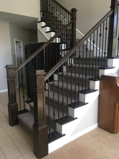 Staggered stair posts