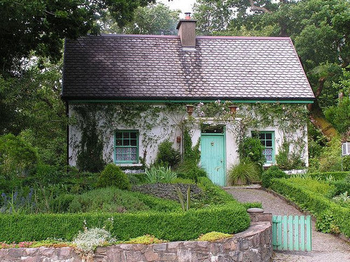What color for an Irish Cottage feel?