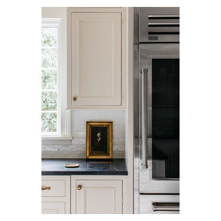 Midwestern Heirloom - Kitchen - Chicago - by TKS Design Group | Houzz