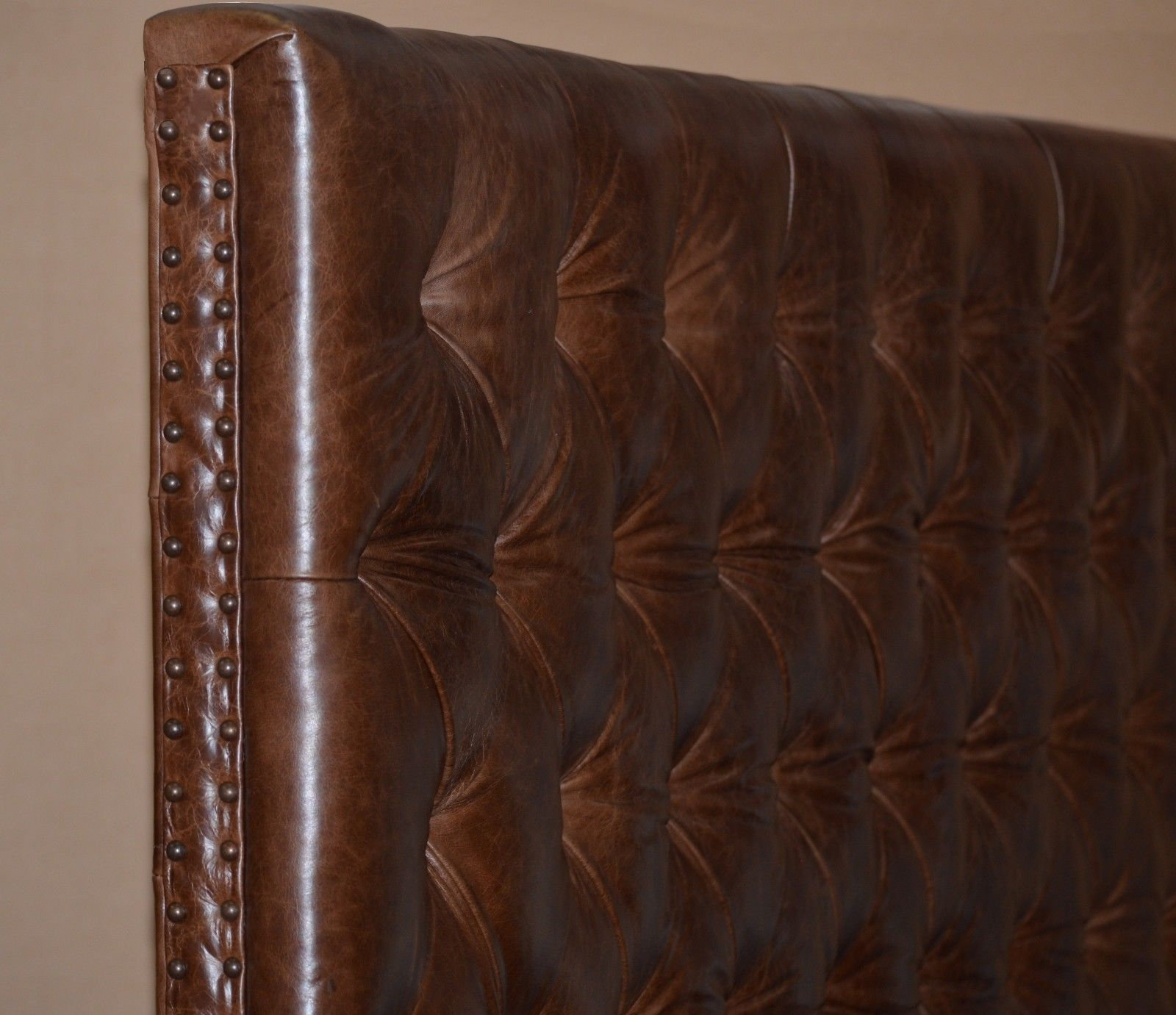 King Chesterfield Bed With Deep Buttonless Diamond Tufting, Genuine ...