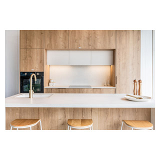 Light Timber Kitchen - Modern - Kitchen - Perth - by eKitchens | Houzz AU