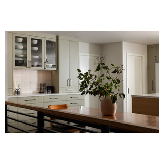 Built-In Hutch with Display Cabinets in Contemporary Kitchen ...