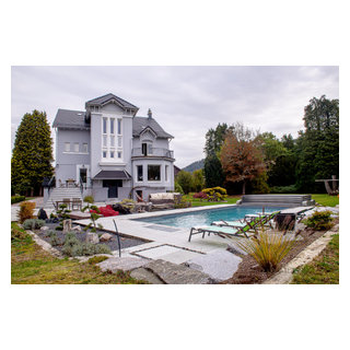 Amenagements extérieurs d'une maison bourgeoise - Transitional - Pool ...