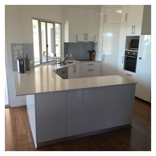 All White Kitchen - Modern - Kitchen - Brisbane - by Kingaroy Joinery ...