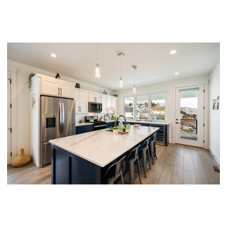 Modern Blue Lake House on Lake Chelan - Modern - Kitchen - Seattle - by ...