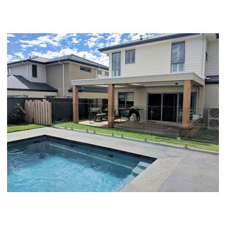 Timber & Rendered Framed Louvre Verandah with decking - Modern ...