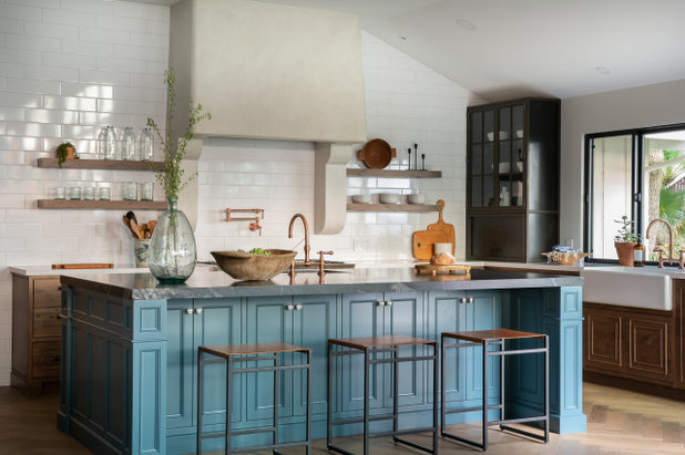 10 Beautiful Blue Paint Colors for Kitchen Islands