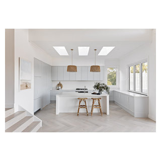 Como - Beach Style - Kitchen - Sydney - by Vicello Kitchens | Houzz