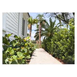 Classic Coastal Garden - Beach Style - Landscape - Jacksonville - by ...