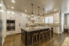 Peninsula different color than rest of the kitchen???