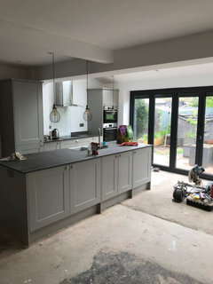 Wall colours to go with a HOWDENS Pebble kitchen | Houzz UK