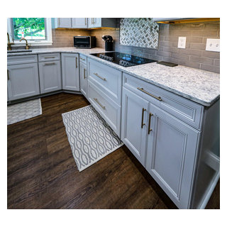 Waypoint Light Gray Kitchen Cabinets and Eternia Quartz Countertops ...