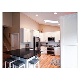 White Horseshoe Kitchen Layout and Functionality - Modern - Seattle ...