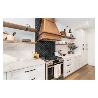 AGH Modern Farmhouse - Farmhouse - Kitchen - Raleigh - by Hoeken Design ...
