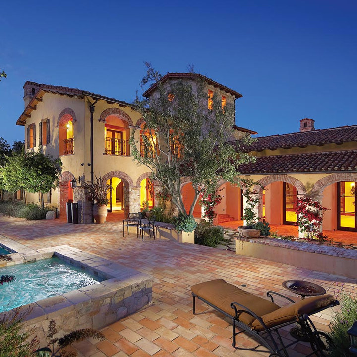 Italian Courtyards - Photos & Ideas | Houzz
