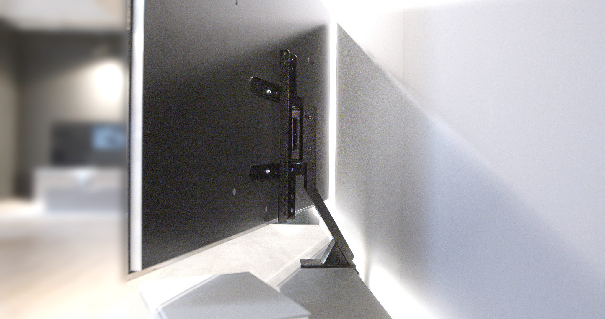 Revolving, Tiltable And Height Adjustable TV Pillar Fits TV Up To 75 ...