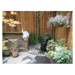 Small backyards - Seattle - by Puget Sound Landscaping, Inc. | Houzz