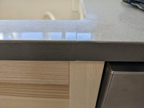 Seams in Lowe's silestone countertop - is this normal? | Houzz Forum