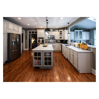 Painted Cabinetry with LaVenta Snow Drift Quartz and Travertine-Look ...