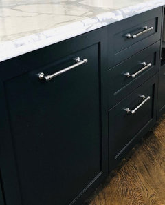 Vanity Hardware That Adds a Stylish Touch to the Bath