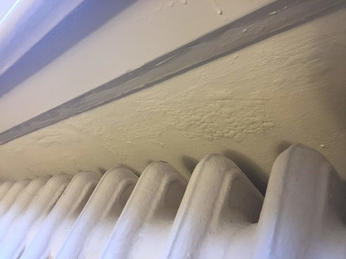 Plaster wall bubbling