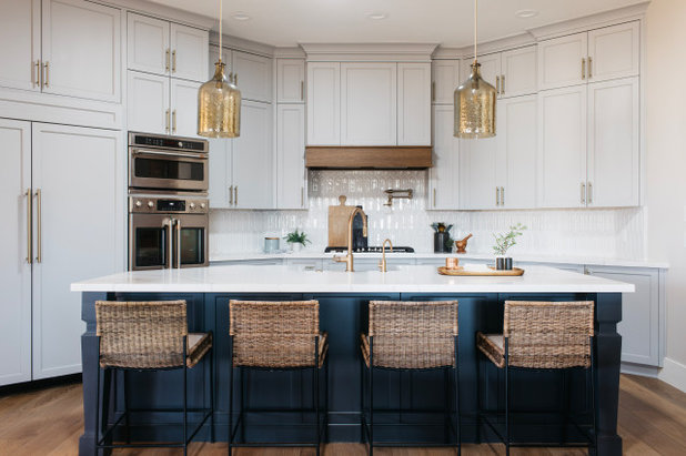 10 Beautiful Blue Paint Colors for Kitchen Islands