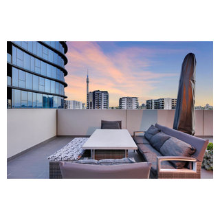 An Urban Living Space - Deck Designed for living - Contemporary - Deck ...