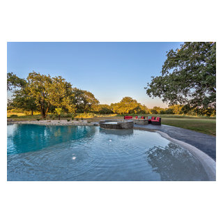 Grand Beach Entry, Diving pool with Fire Table - Craftsman - Pool ...