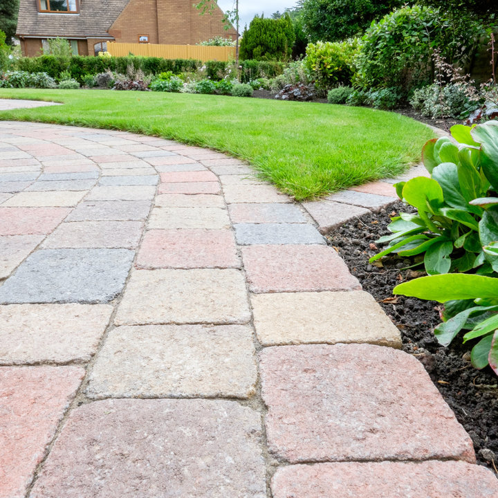 75 Beautiful Garden Driveway Ideas and Designs - Houzz