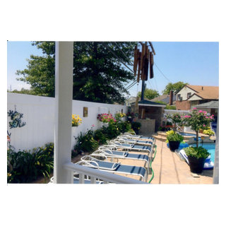 Pool with Whirl pool spill over, outdoor kitchen, outdoor bar, Pergola ...