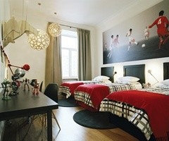 How to have a pink room for a boy?