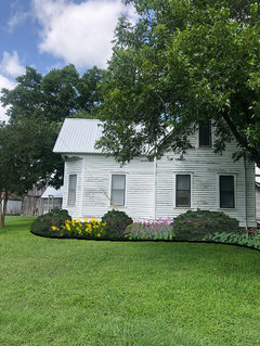 How to landscape around an old Farmhouse