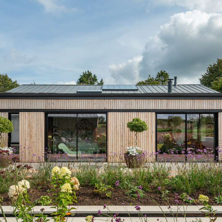 75 Beautiful Side House Exterior Ideas and Designs - April 2026 | Houzz UK