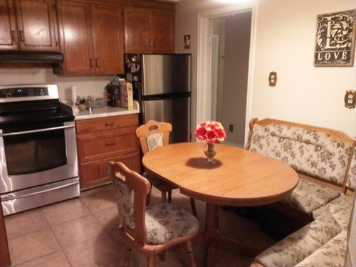 Kitchen layout & raised countertop usage