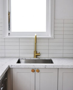 Brushed gold kitchen tap but what sink? | Houzz AU