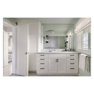 Yellow Ferry Dock Houseboat Remodel - Beach Style - Bathroom - San ...