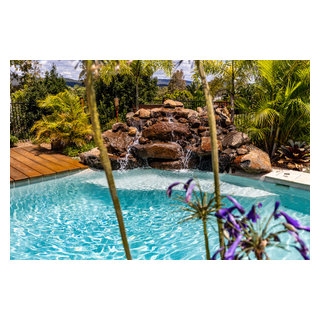 Natural Rock Feature Pool - Tropical - Pool - Brisbane - by POOLSCAPES ...