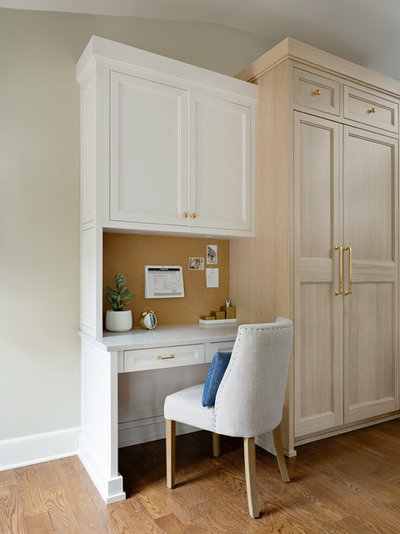 Bleached White Oak Cabinets Star in This Two-Tone Kitchen
