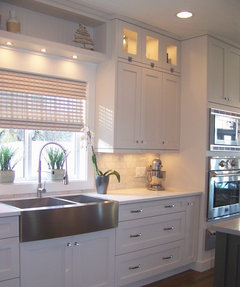 How do I finish backsplash around window and crown moulding | Houzz Forum