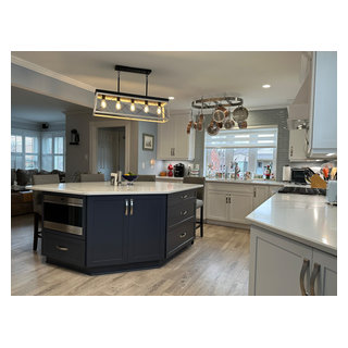 Showplace EVO Pendleton Kitchen in Simpli White- Perimeter, Hale Navy ...