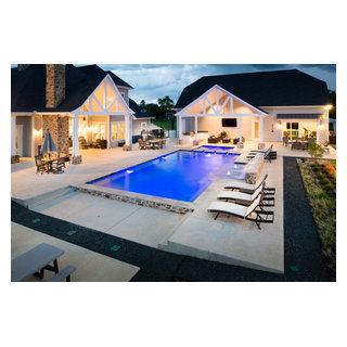 Modern linear pool with fire pit - Moderne - Piscine - Dallas - par ...