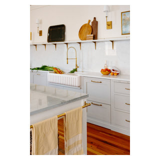 Full height Backsplash and art ledge - Traditional - Kitchen ...