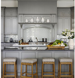 Help! How to center stove in kitchen for best visual