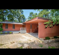 80s Contemporary Treehouse Exterior Help