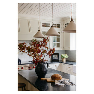 Midwestern Heirloom - Kitchen - Chicago - by TKS Design Group | Houzz