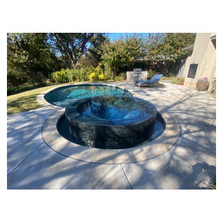Bell Pool - Contemporary - Pool - Dallas - by Star of Texas Landscape ...